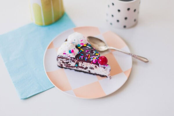 Best Ice Cream Cake Ever - Coco Cake Land - Cake Tutorials, Cake ...